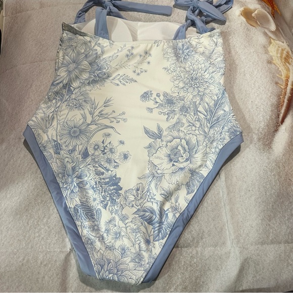 ANTONIO MELANI | Swim | Nwt Antonio Melani Toile Garden Print Shoulder ...